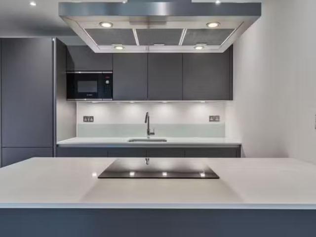 Nice 2 BA 3 bedroom apartment for rent in 3 bed, 3rd floor, Tw.