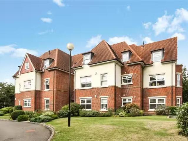 Just in! 2 BA 3 bedroom apartment for rent in The Dene, 17 For.