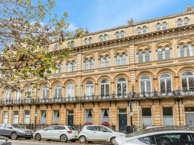 New 2 BA 3 bedroom apartment for rent in Victoria Square, BRIS.