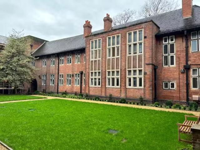 Cheap 2 BA 3 bedroom apartment for rent in St. Marys Gate, DER.