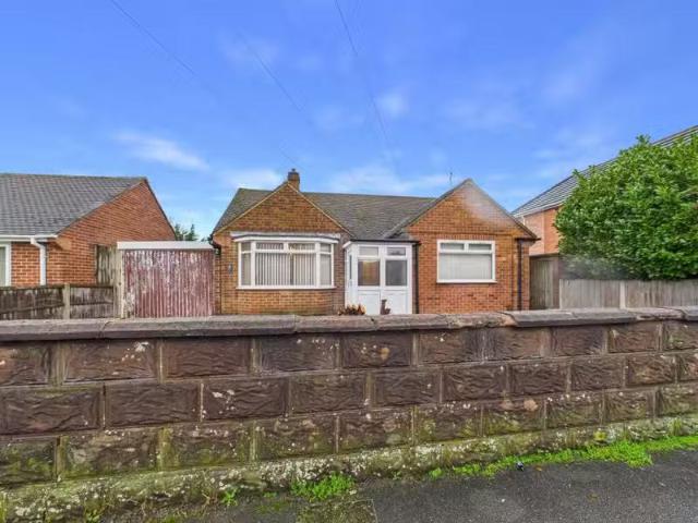Deal! 2 BA 3 bedroom detached bungalow for rent in Jubilee Roa.