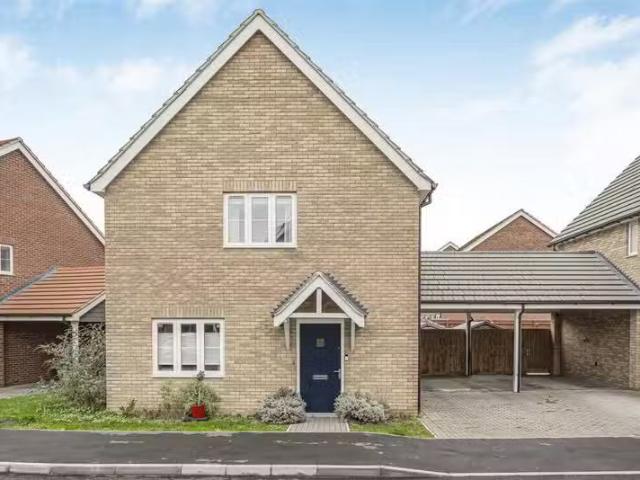 Deal! 2 BA 3 bedroom detached house for rent in Ash Road, Ford.