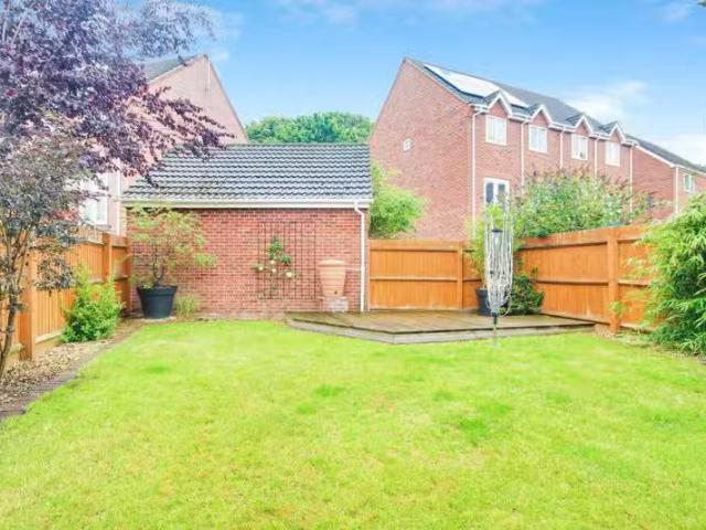 Deal! 2 BA 3 bedroom detached house for rent in Thatcham Avenu.