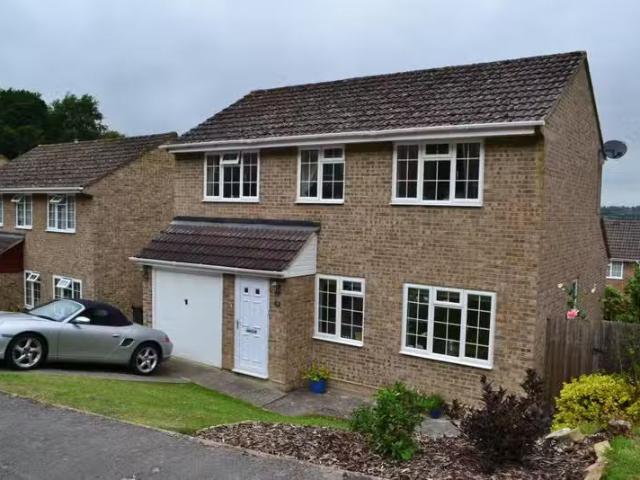 Just in! 2 BA 3 bedroom detached house for rent in Western Yeo.