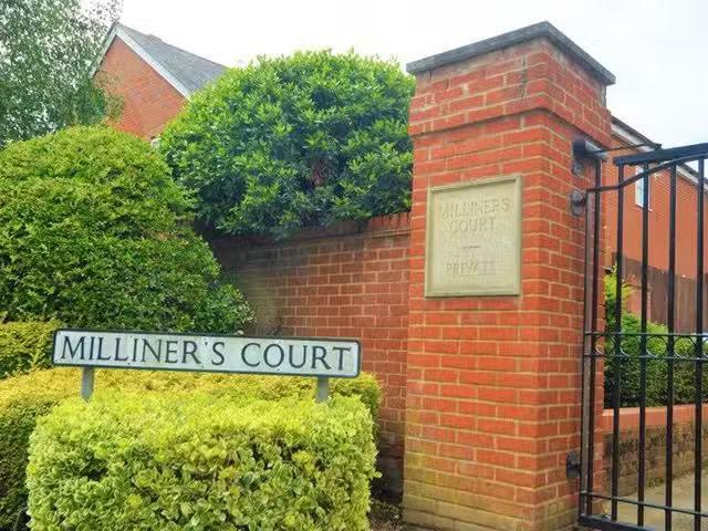 Cheap 2 BA 3 bedroom house for rent in Milliners Court, Lattim.