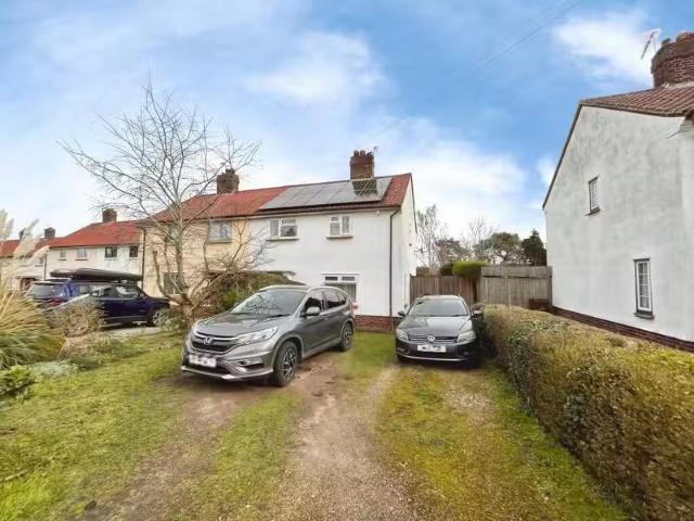 Cheap 2 BA 3 bedroom house for rent in Fulmerston Road, IP24 3.