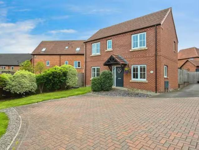 New 2 BA 3 bedroom house for rent in Highfields Close, Alfreto.