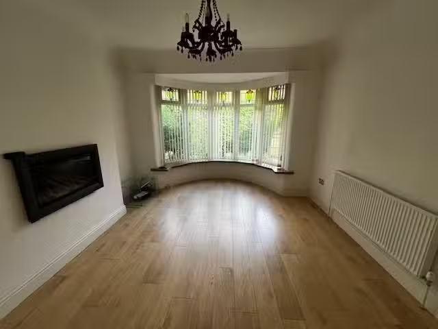 New 2 BA 3 bedroom semi detached house for rent in Beechwood G.