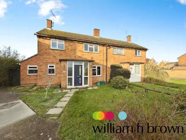For Rent! 2 BA 3 bedroom semi detached house for rent in Plume.