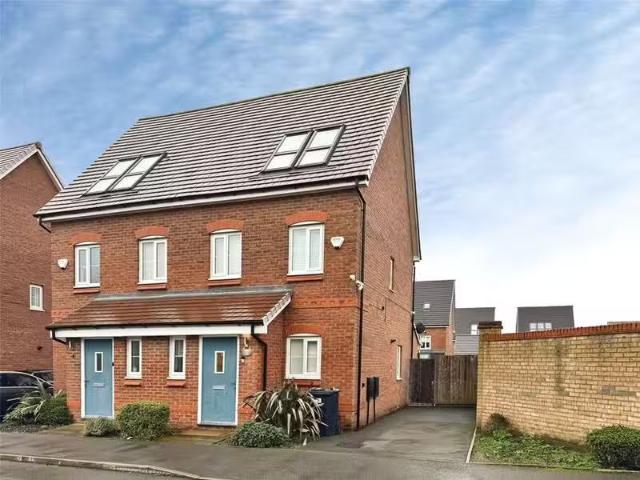 Deal! 2 BA 3 bedroom Semi Detached House to rent, Velveteen Cr.