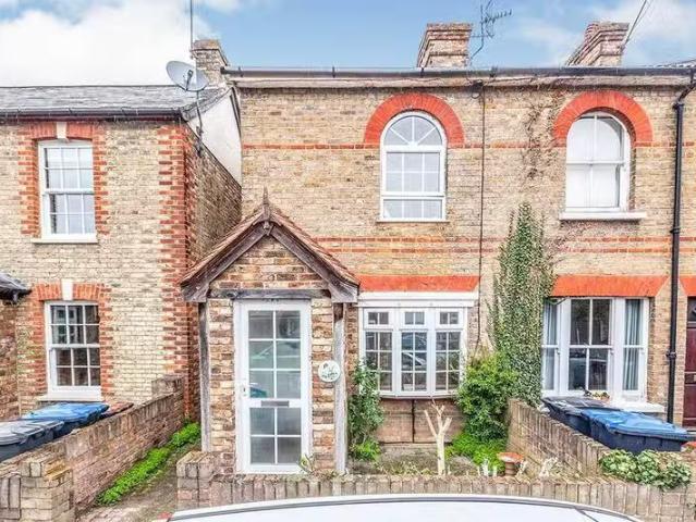 Nice 2 BA 3 bedroom Semi Detached House to rent, Strode Street.