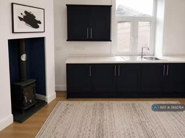 Just in! 2 BA 3 bedroom terraced house for rent in Blackburn R.