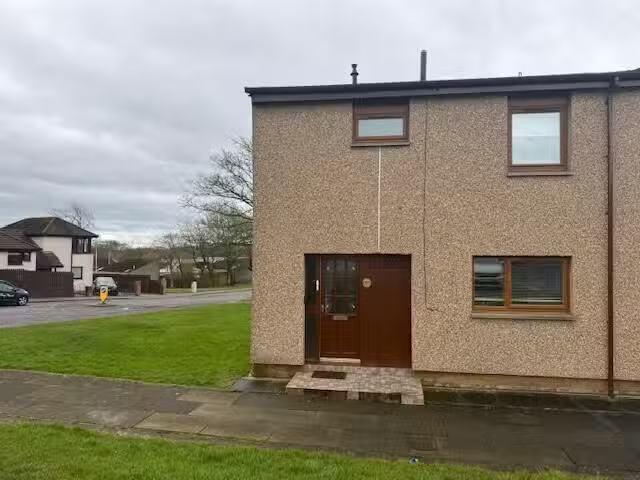 Cheap 2 BA 3 bedroom terraced house for rent in Craigbeath Cou.