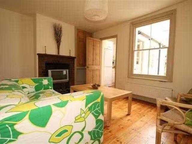 Unique 2 BA 3 bedroom terraced house for rent in Dover Street.