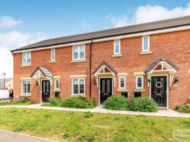 Just in! 2 BA 3 bedroom terraced house for rent in Fetlock Wal.