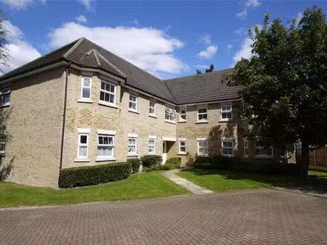 Cozy 2 BA 2 bedroom apartment for rent in The Courtyard, Brent.