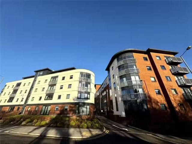 Cheap 2 BA 2 bedroom apartment for rent in The Quadrant, 150 S.