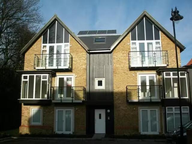 Just in! 2 BA 2 bedroom apartment for rent in Warlingham, CR6