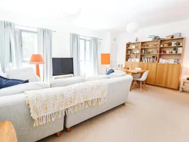 For Rent! 2 BA 2 bedroom apartment for rent in Ashley Heights.