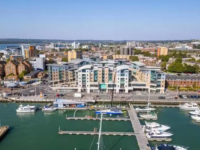For Rent! 2 BA 2 bedroom apartment for rent in Dolphin Quays.