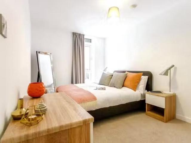 Just in! 2 BA 2 bedroom apartment for rent in Exchange Square.