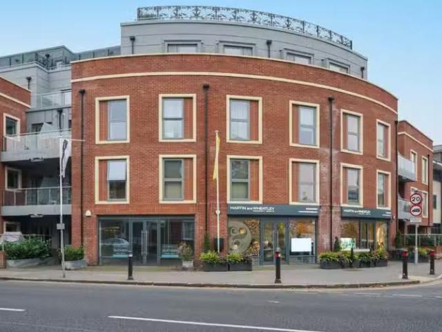 Deal! 2 BA 2 bedroom apartment for rent in Landmark Court, 30.