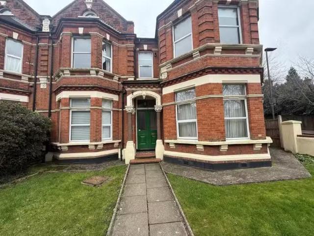 Cheap 2 BA 2 bedroom apartment for rent in Manor Road, Beckenh.