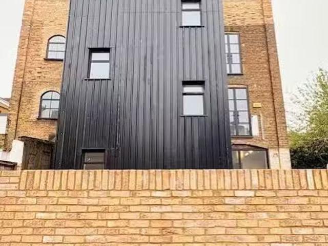 Unique 2 BA 2 bedroom apartment for rent in Monkton Street, Ra.