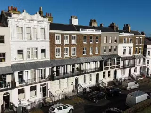 New 2 BA 2 bedroom apartment for rent in Nelson Crescent, Rams.