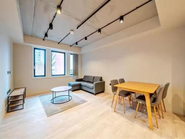 Deal! 2 BA 2 bedroom apartment for rent in SETL, Ludgate Hill.