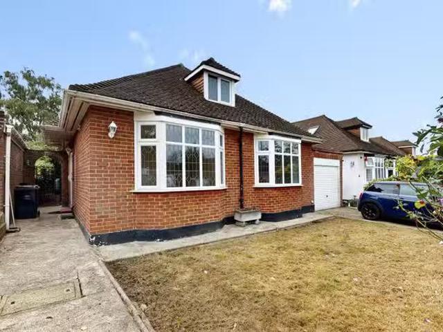 Just in! 2 BA 2 bedroom bungalow for rent in Monks Way, Orping.