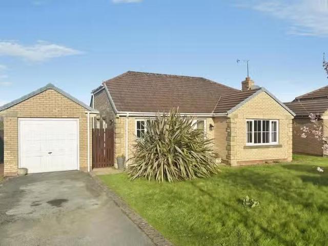 Nice 2 BA 2 bedroom Detached Bungalow to rent, Ruskin Close, H.