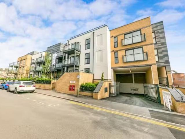 Charming 2 BA 2 bedroom flat for rent in Cricketers Wharf, Wha.