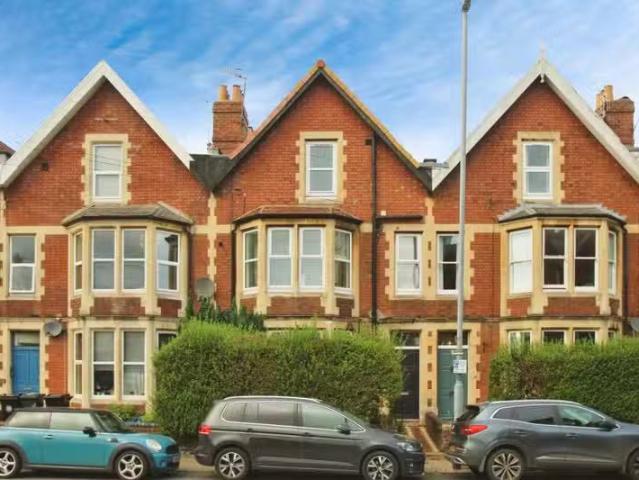Nice 2 BA 2 bedroom flat for rent in Greville Road Southvill.