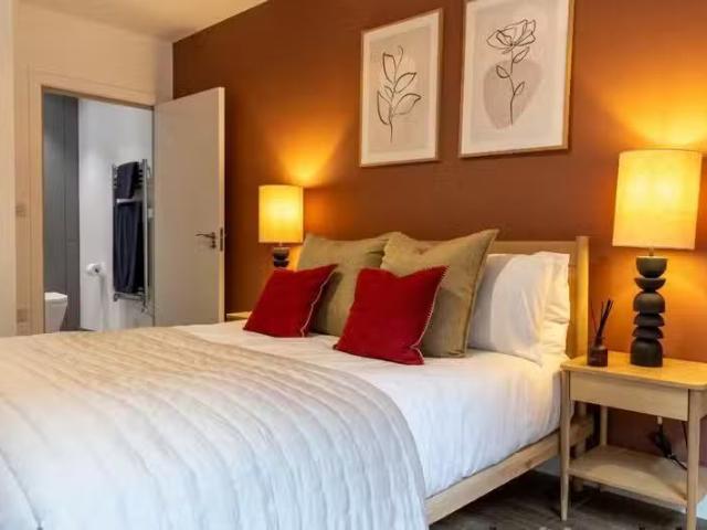 For Rent! 2 BA 2 bedroom flat for rent in Flat A802, 2 Vanguar.