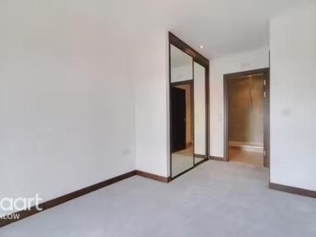 Deal! 2 BA 2 bedroom flat for rent in Moore House, Harlow, CM20