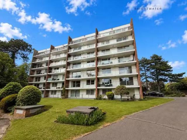 Just in! 2 BA 2 bedroom flat for rent in Sandbourne Road, View.
