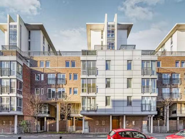 Cheap 2 BA 2 bedroom Flat to rent, Cross Street, Portsmouth, P.