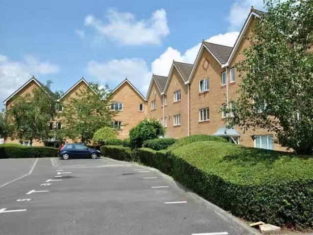 Just in! 2 BA 2 bedroom house for rent in Maxse Road, Bristol.