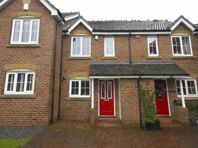Cozy 2 BA 2 bedroom house for rent in Moore Close, Dartford, DA2