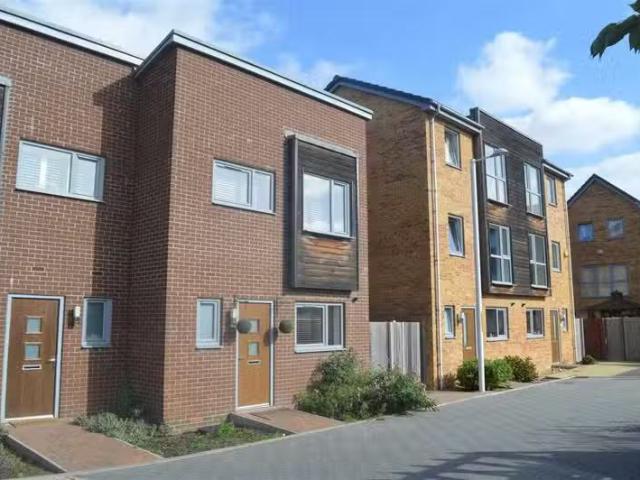 Just in! 2 BA 2 bedroom house for rent in Rainbow Gardens, Dar.