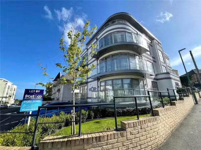 Charming 2 BA 2 bedroom penthouse for rent in Alum Grange, 1 B.