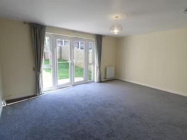 Just in! 2 BA 2 bedroom semi detached house for rent in Burnsi.