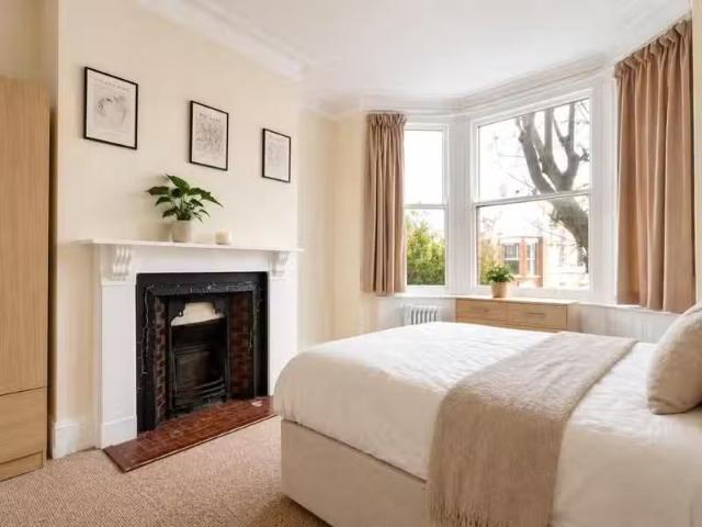 Just in! 2 BA 7 bedroom terraced house for rent in Osborne Roa.