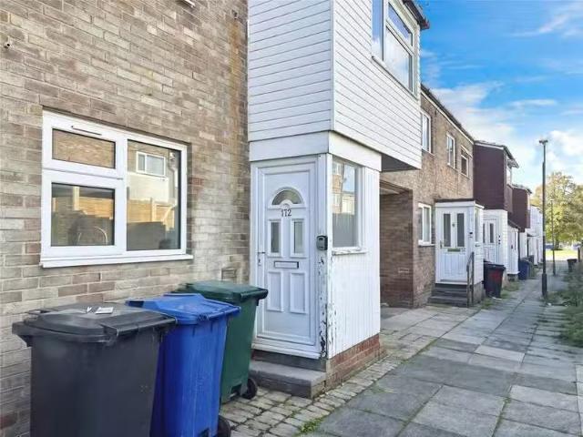 Nice 2 BA 4 bedroom Mid Terrace House to rent, Birkrig, Skelme.
