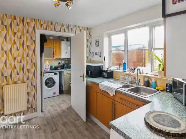 Nice 2 BA 4 bedroom detached house for rent in Canalside, Cove.