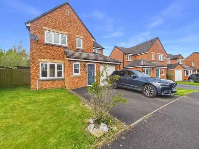Unique 2 BA 4 bedroom detached house for rent in Edenside, Car.