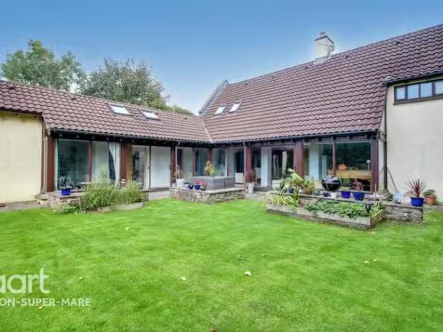 Cozy 2 BA 4 bedroom detached house for rent in Lippiatt Lane.