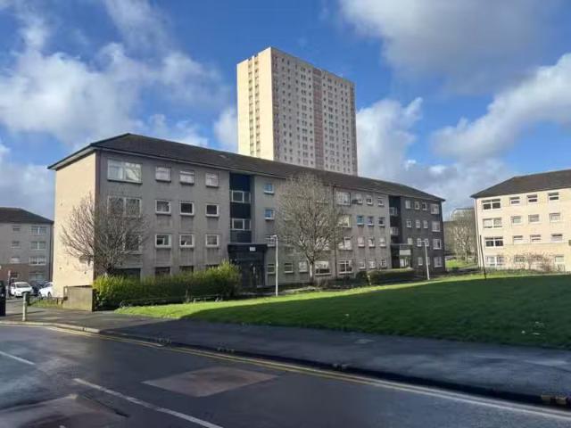 Rental! 2 BA 4 bedroom flat for rent in St Mungo Avenue, Glasg.