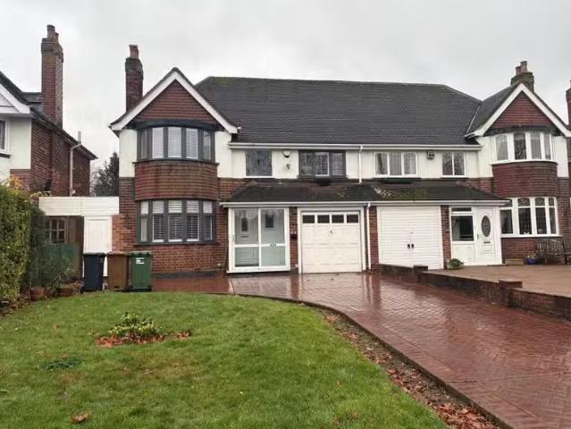 Nice 2 BA 4 bedroom house for rent in Chester Road, Castle Bro.